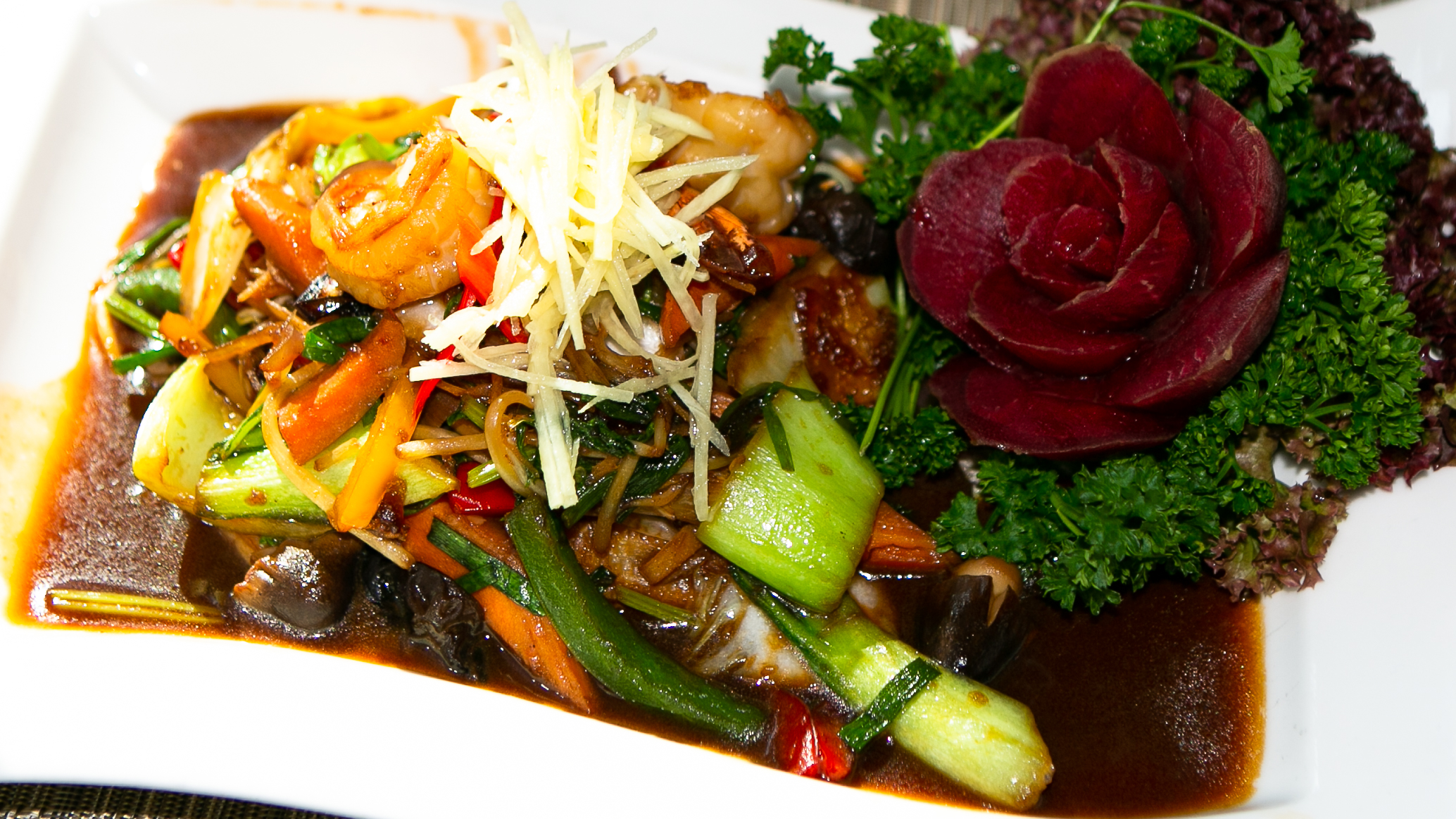 [833] Moo Pad Prik King - Smiling Fish Baden